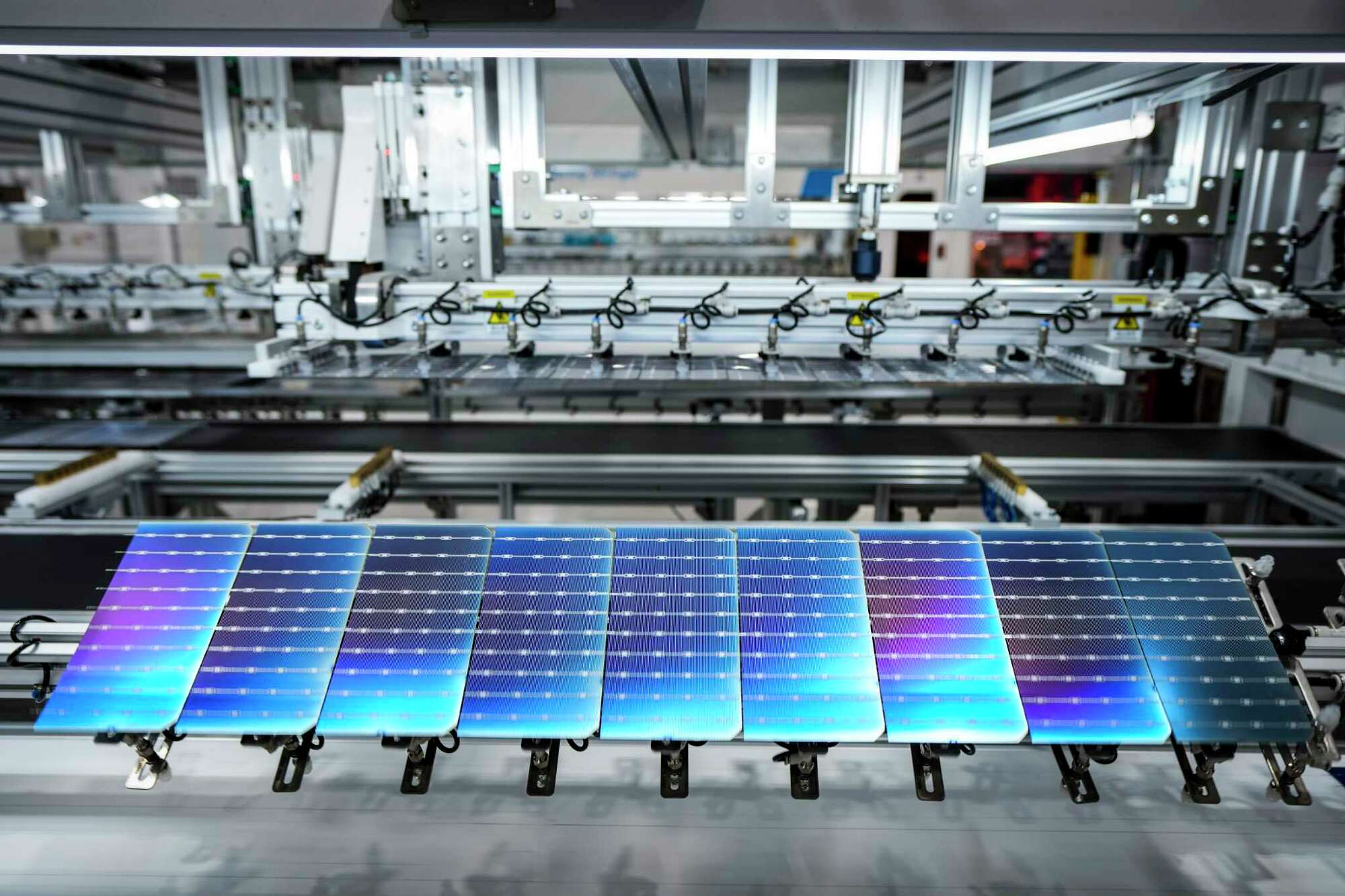 AI for optimizing the residential solar panel systems